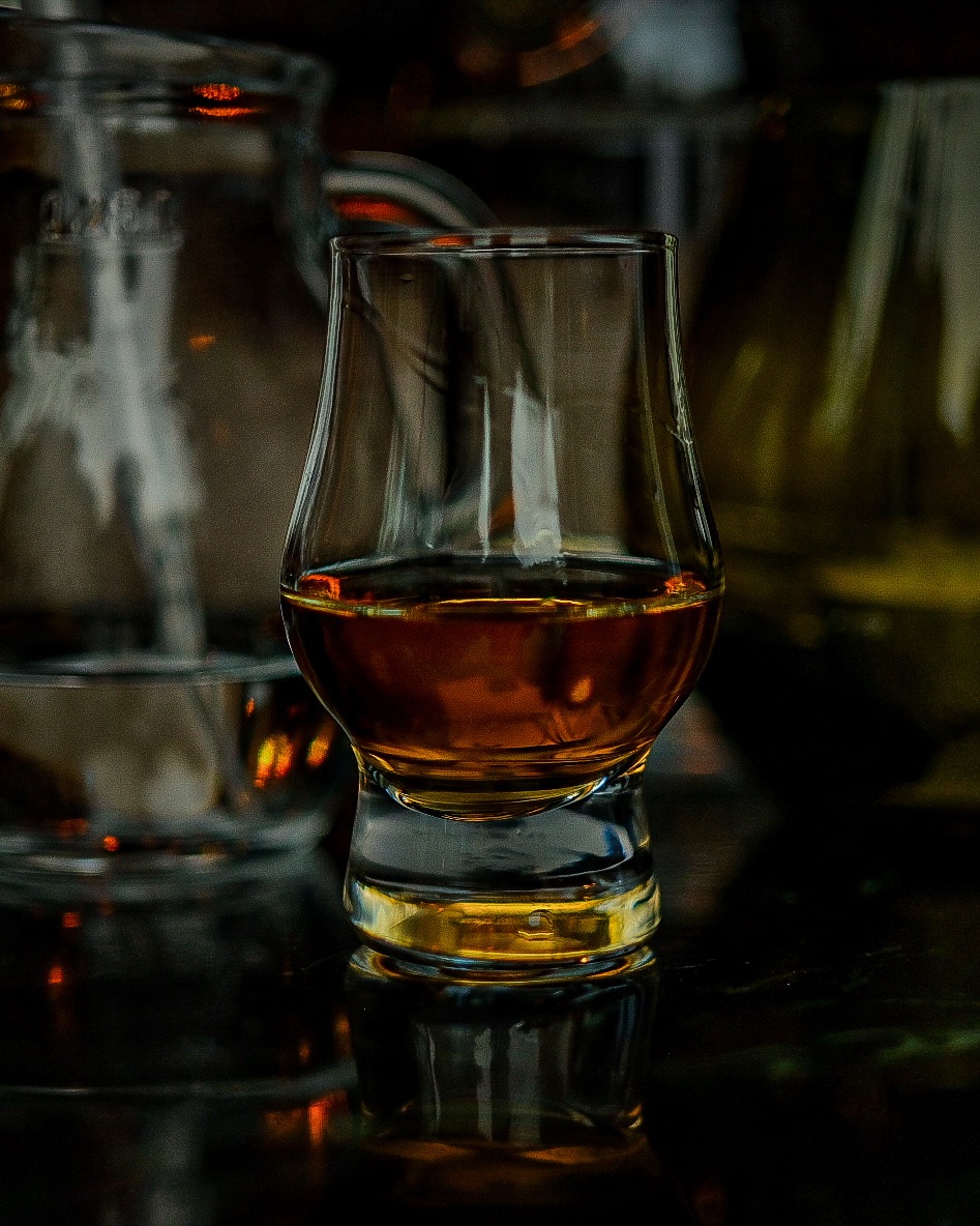 A Typist’s Guide to Whisky // What is Whisk(e)y? – The Whisky Type